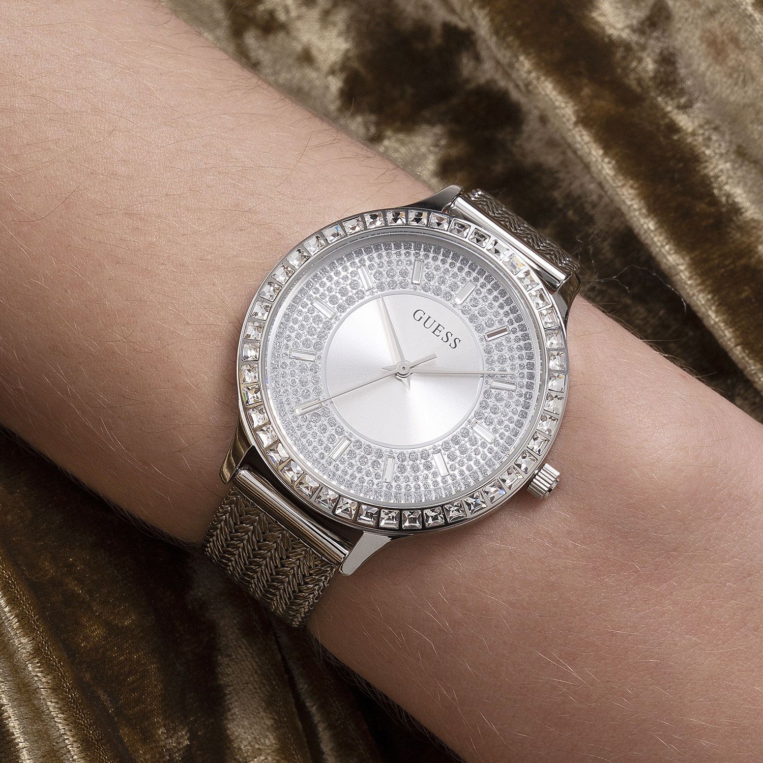 Часы женские GUESS GW0402L1 GUESS GW0402L1: сталь, кристалл — купить в интернет-магазине ...